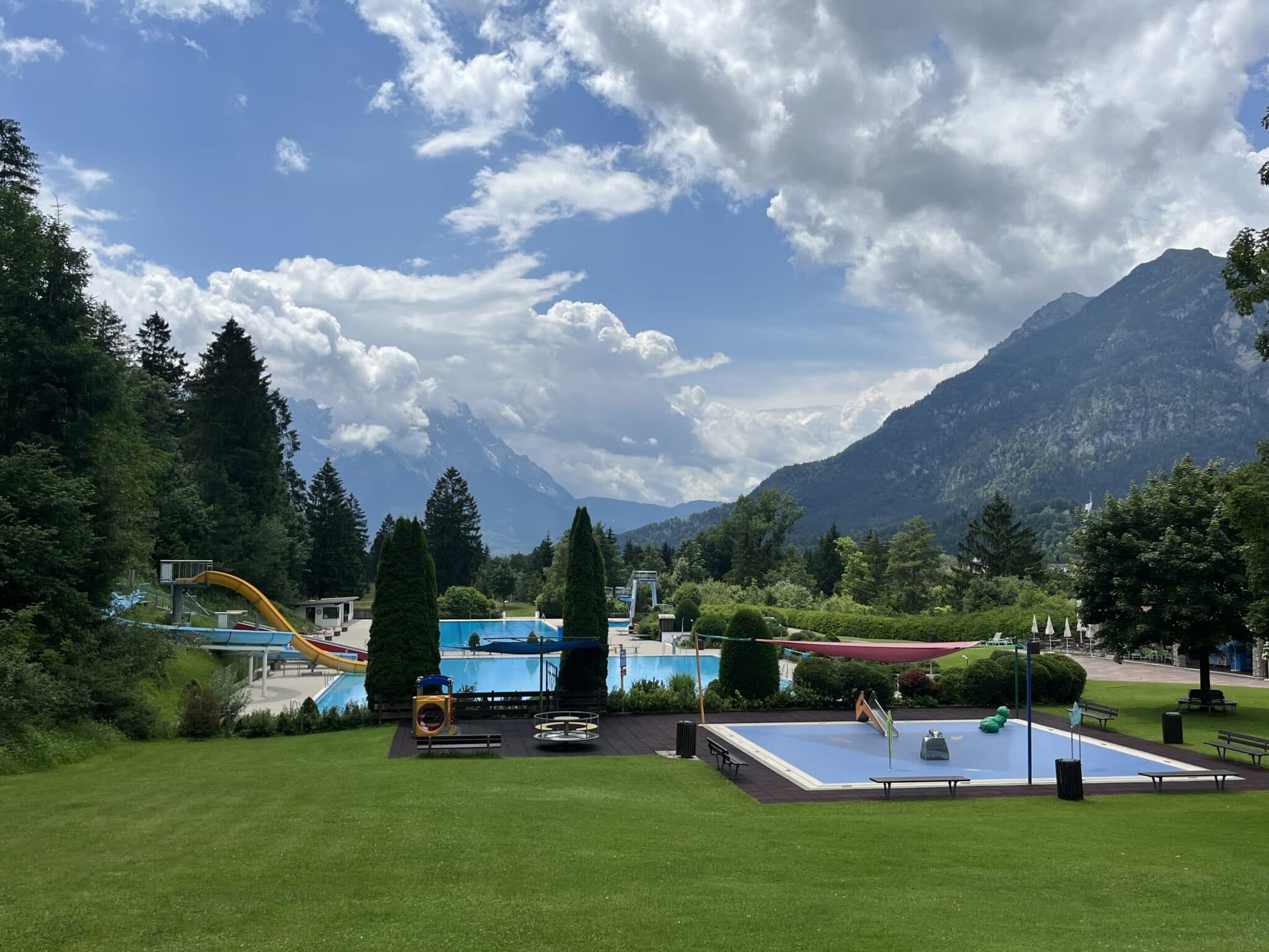 Schwimmbad mit 50m Sportbecken in der Nähe - Bäder Kompass
